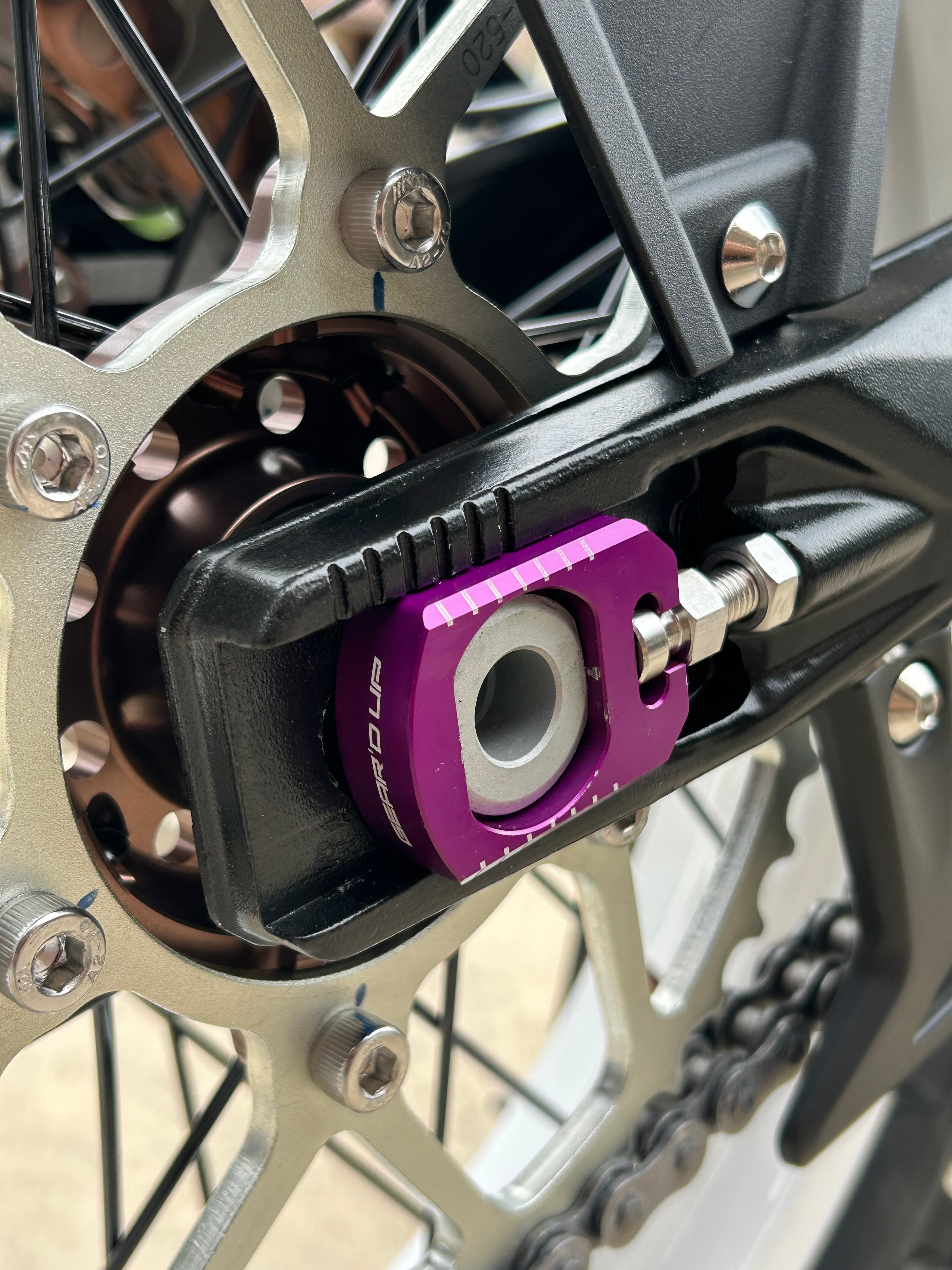 Surron Ultra Bee Axle Blocks-Gear’d Up – LILCHRISCUSTOMS
